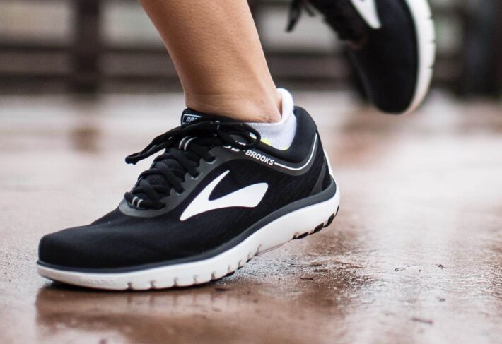 10 Best Shoes for Back Pain 2023 - Buying Guide & Reviews