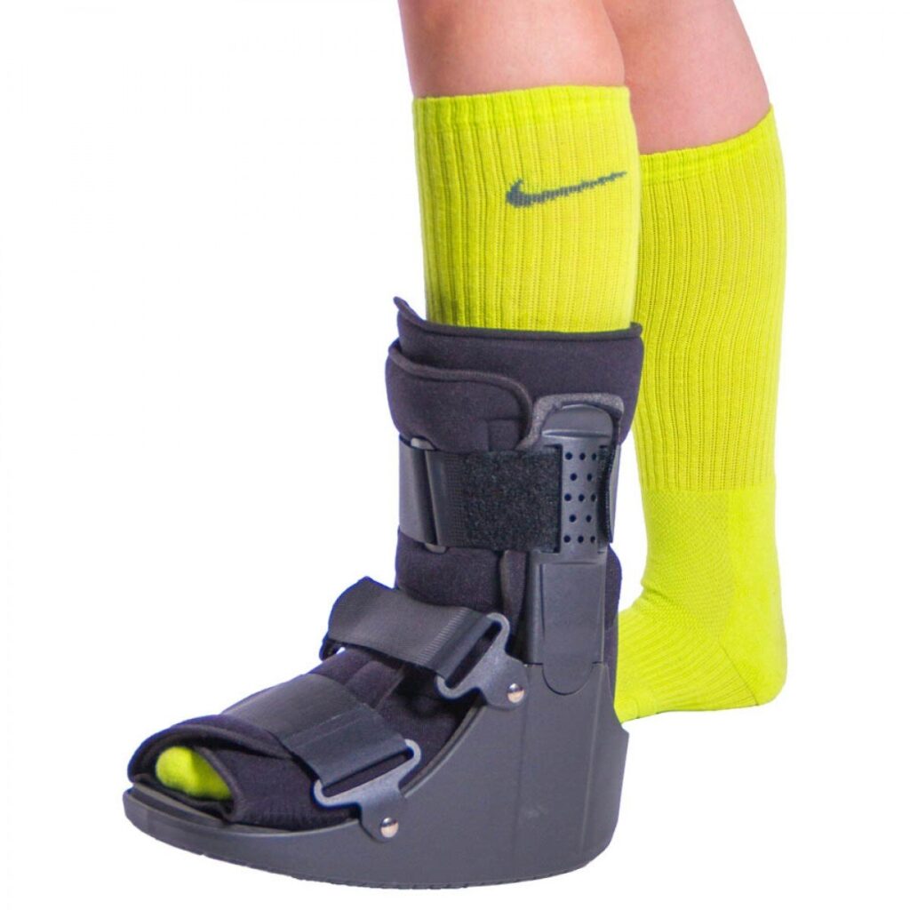 7 Best Shoes for Broken Toe 2023 - Review and Buying Guide